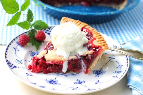 Raspberry Pie - the Taste of Summer - Kitchen Frau